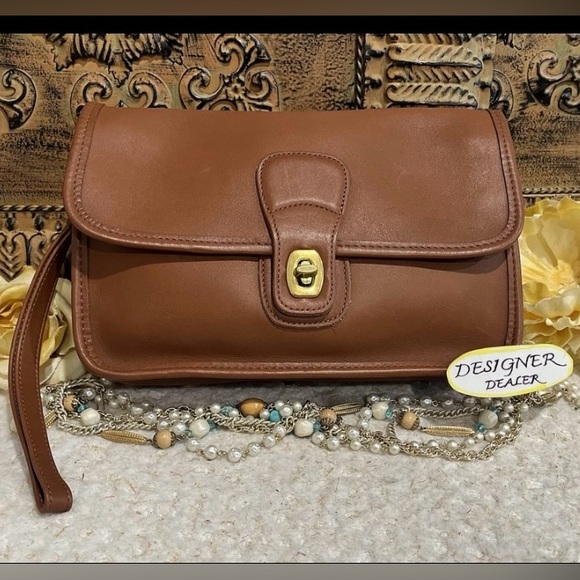 Coach | Bags | Coach Vintage Turnlock Leather Clutch 9832 British Tan ...